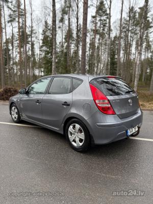 Pelēks Hyundai i30 2012 Tallina, ar dzinēja tilpumu 1.40 L un nobraukumu 158 tūkst. km par 3200 €, foto 4 vietnē AUTOMOTO.COM.LV