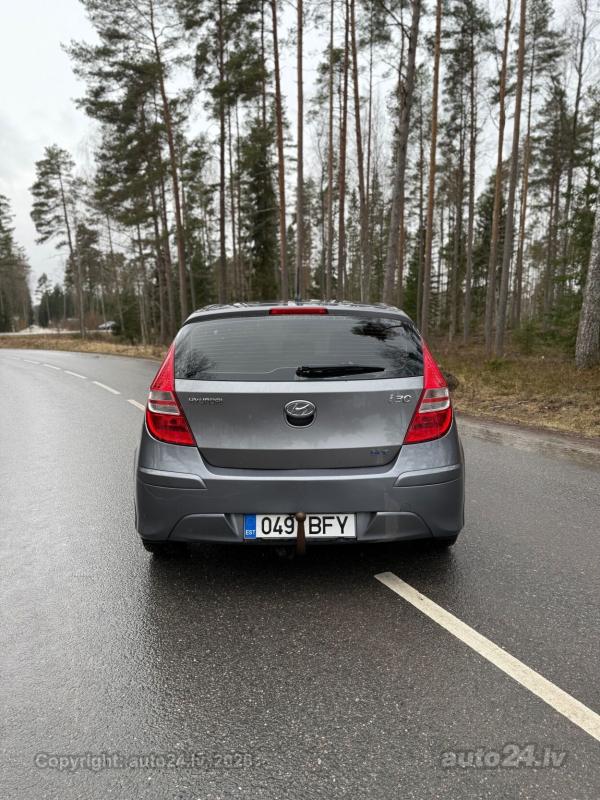 Grey Hyundai i30 2012 in Tallinn, with an engine capacity of 1.40 L and mileage of 158 thousand km for 3200 €, photo 5 on AUTOMOTO.COM.LV