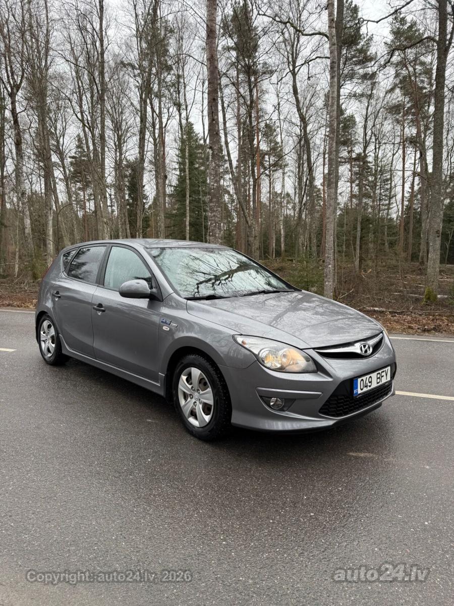 Pelēks Hyundai i30 2012 Tallina, ar dzinēja tilpumu 1.40 L un nobraukumu 158 tūkst. km par 3200 €, foto 7 vietnē AUTOMOTO.COM.LV