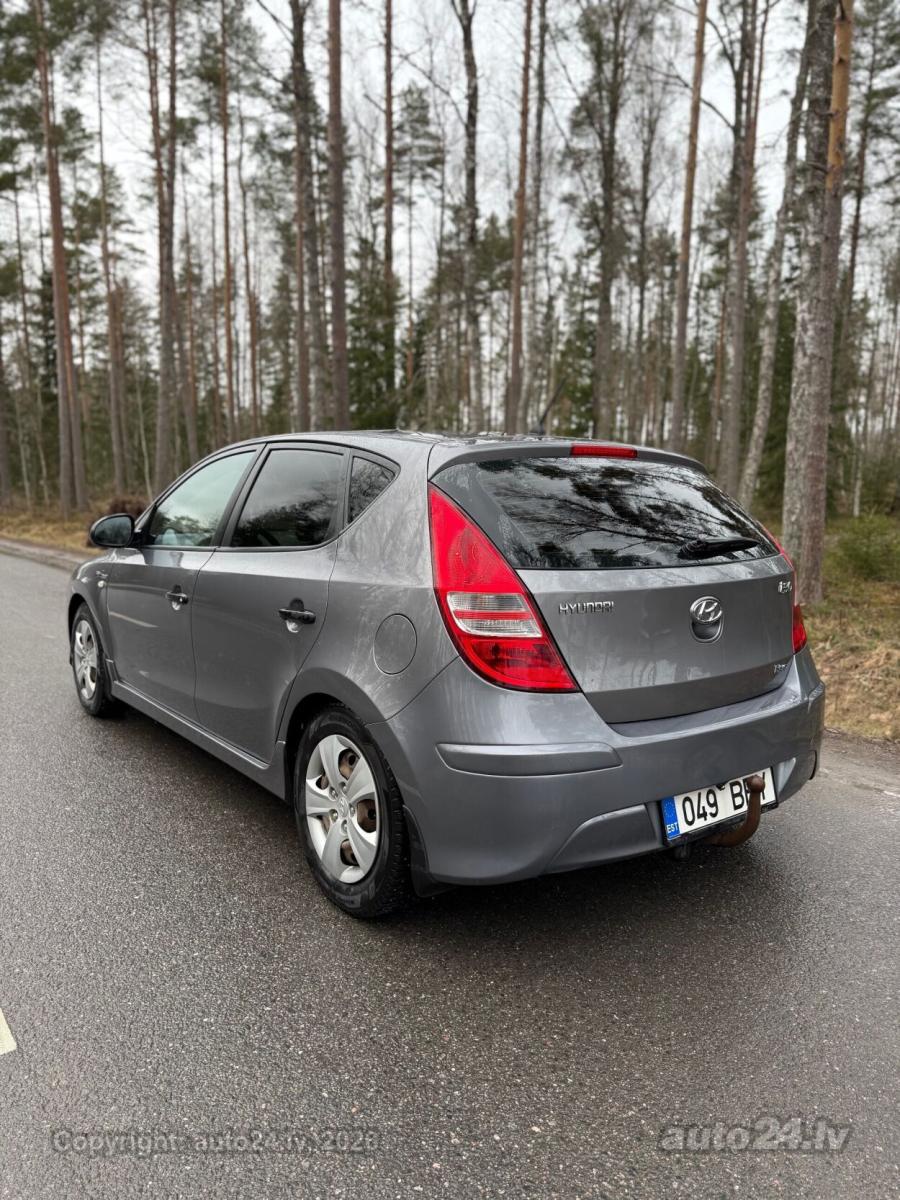 Pelēks Hyundai i30 2012 Tallina, ar dzinēja tilpumu 1.40 L un nobraukumu 158 tūkst. km par 3200 €, foto 8 vietnē AUTOMOTO.COM.LV