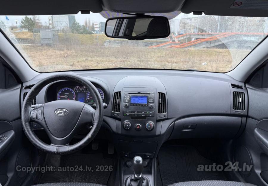 Pelēks Hyundai i30 2012 Tallina, ar dzinēja tilpumu 1.40 L un nobraukumu 158 tūkst. km par 3200 €, foto 15 vietnē AUTOMOTO.COM.LV