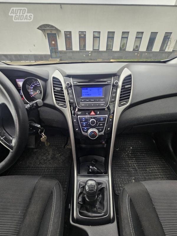 Pelēks Hyundai i30 2012 Viļņa, ar dzinēja tilpumu 1.40 L un nobraukumu 208 tūkst. km par 3500 €, foto 5 vietnē AUTOMOTO.COM.LV