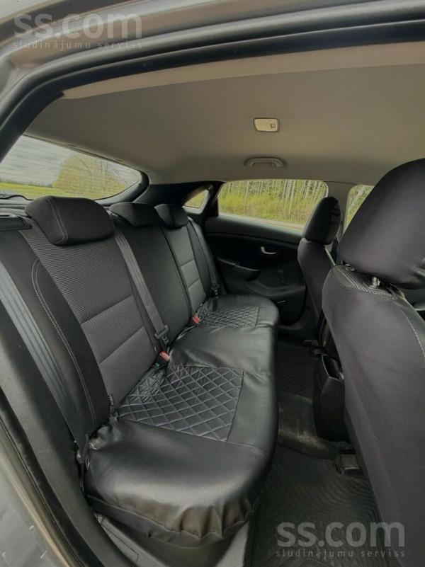 Pelēks Hyundai i30 2012 Liepāja, ar dzinēja tilpumu 1.40 L un nobraukumu 286 tūkst. km par 3200 €, foto 7 vietnē AUTOMOTO.COM.LV