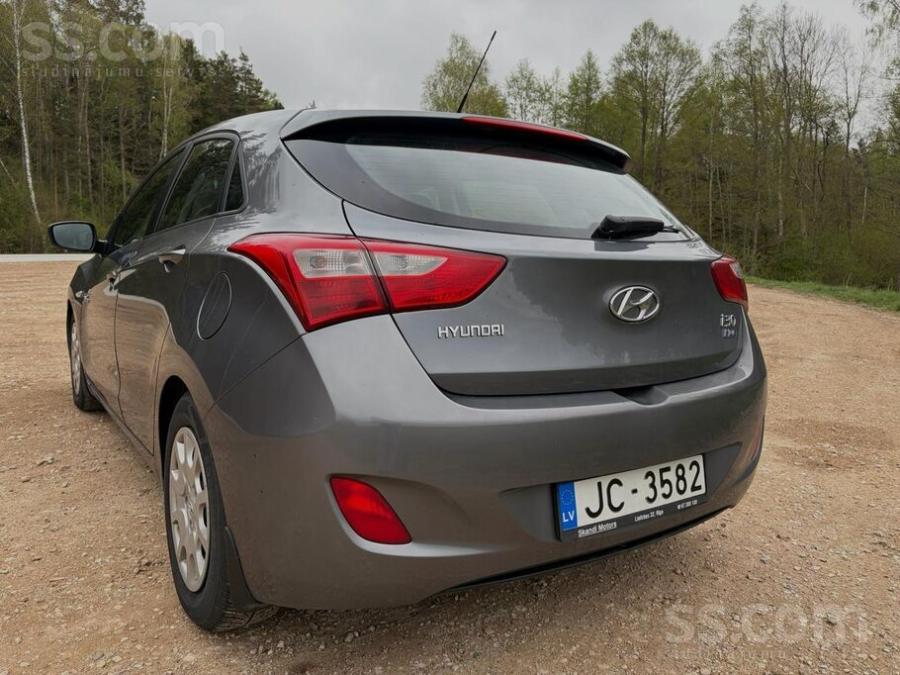 Серый Хендай i30 2012 в Лиепая, объемом двигателя 1.40 л и пробегом 286 тыс. км за 3200 €, фото 4 на AUTOMOTO.COM.LV