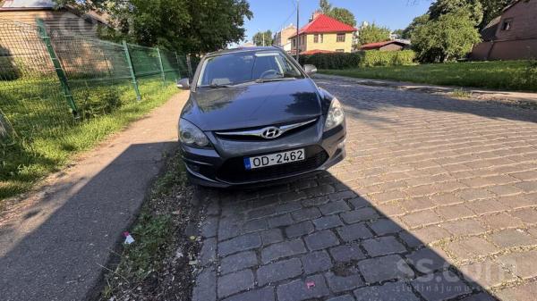 Pelēks Hyundai i30 2012 Rīga, ar dzinēja tilpumu 1.60 L un nobraukumu 216 tūkst. km par 3500 €, foto 3 vietnē AUTOMOTO.COM.LV