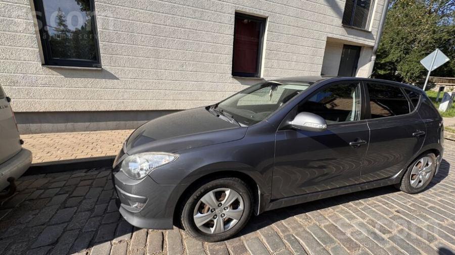 Pelēks Hyundai i30 2012 Rīga, ar dzinēja tilpumu 1.60 L un nobraukumu 0 tūkst. km par 3300 €, foto 1 vietnē AUTOMOTO.COM.LV