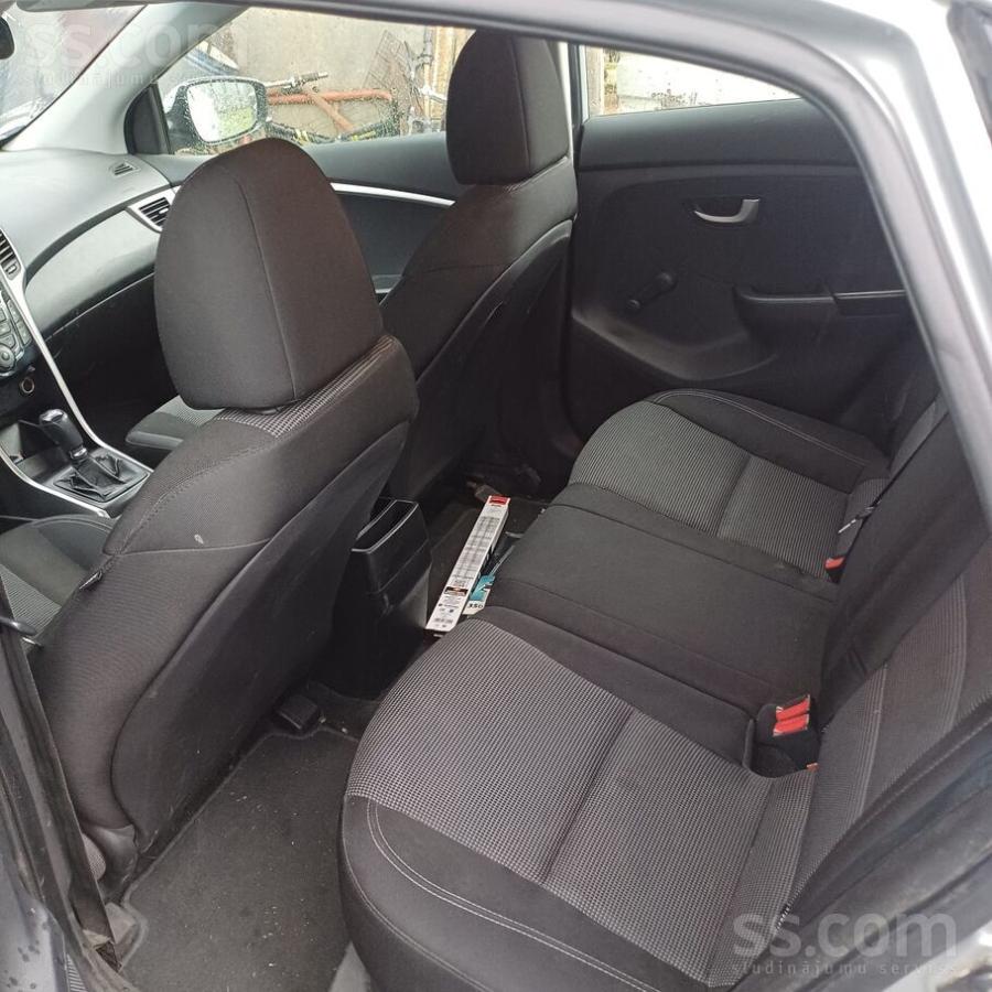 Pelēks Hyundai i30 2012 Ogre, ar dzinēja tilpumu 1.40 L un nobraukumu 260 tūkst. km par 2999 €, foto 7 vietnē AUTOMOTO.COM.LV