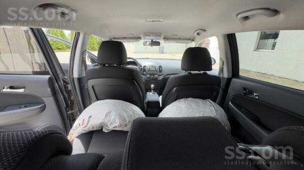 Pelēks Hyundai i30 2012 Rīga, ar dzinēja tilpumu 1.60 L un nobraukumu 215 tūkst. km par 2900 €, foto 10 vietnē AUTOMOTO.COM.LV