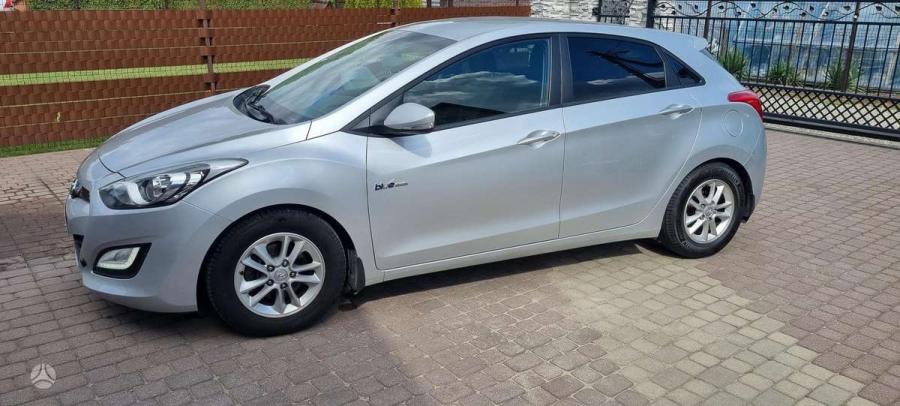 Pelēks Hyundai i30 2012 Šauļi, ar dzinēja tilpumu 1.40 L un nobraukumu 198 tūkst. km par 4450 €, foto 3 vietnē AUTOMOTO.COM.LV