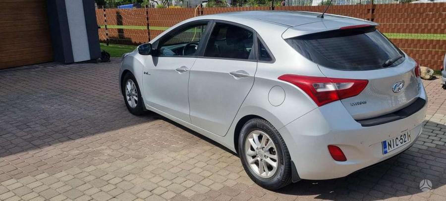 Pelēks Hyundai i30 2012 Šauļi, ar dzinēja tilpumu 1.40 L un nobraukumu 198 tūkst. km par 4450 €, foto 4 vietnē AUTOMOTO.COM.LV
