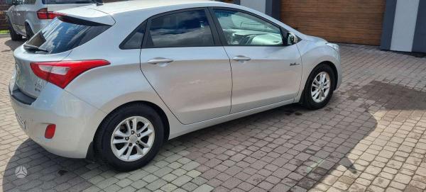 Pelēks Hyundai i30 2012 Šauļi, ar dzinēja tilpumu 1.40 L un nobraukumu 198 tūkst. km par 4450 €, foto 6 vietnē AUTOMOTO.COM.LV