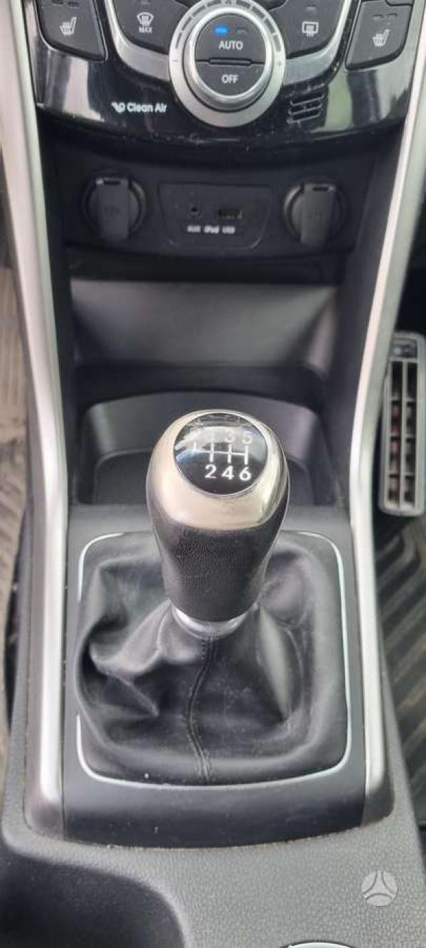 Pelēks Hyundai i30 2012 Šauļi, ar dzinēja tilpumu 1.40 L un nobraukumu 198 tūkst. km par 4450 €, foto 10 vietnē AUTOMOTO.COM.LV