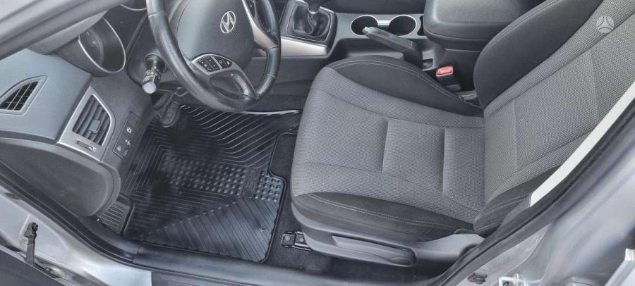 Pelēks Hyundai i30 2012 Šauļi, ar dzinēja tilpumu 1.40 L un nobraukumu 198 tūkst. km par 4450 €, foto 13 vietnē AUTOMOTO.COM.LV