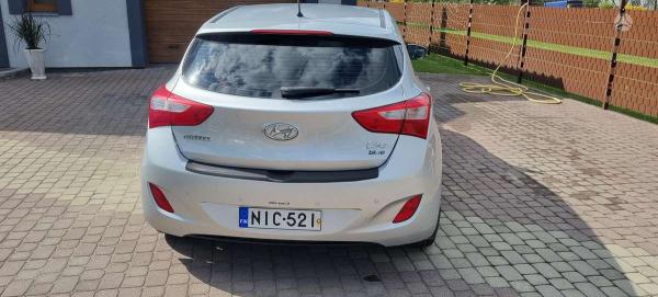 Grey Hyundai i30 2012 in Siauliai, with an engine capacity of 1.40 L and mileage of 198 thousand km for 4222 €, photo 5 on AUTOMOTO.COM.LV