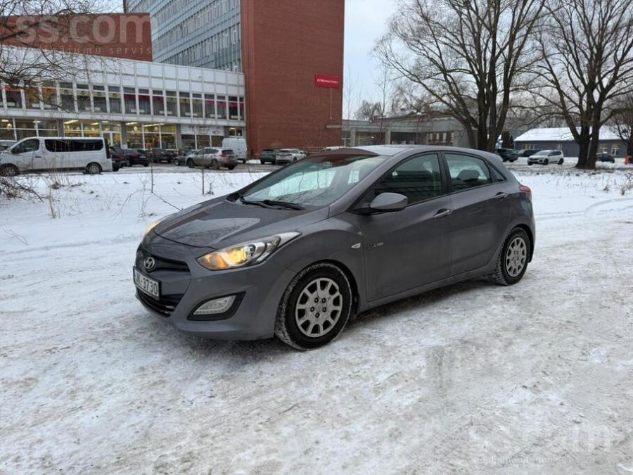 Pelēks Hyundai i30 2013 Rīga, ar dzinēja tilpumu 1.40 L un nobraukumu 343 tūkst. km par 3700 €, foto 4 vietnē AUTOMOTO.COM.LV