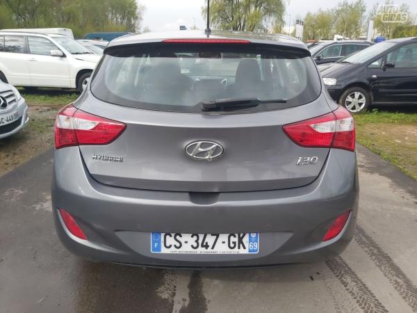 Grey Hyundai i30 2013 in Kretinga, with an engine capacity of 1.60 L and mileage of 153 thousand km for 4999 €, photo 4 on AUTOMOTO.COM.LV