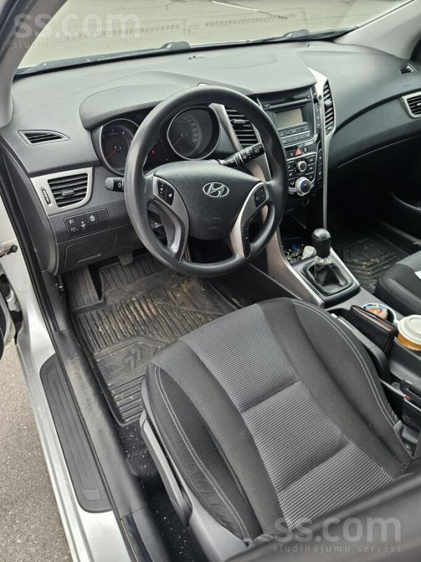Хендай i30 2013 в Рига на AUTOMOTO.COM.LV Серый Хендай i30 2013 в Рига, объемом двигателя 1.40 л и пробегом 250 тыс. км за 3000 €, фото 6 на AUTOMOTO.COM.LV