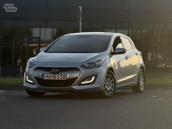 Grey Hyundai i30 2013 in Vilnius, with an engine capacity of 1.60 L and mileage of 281 thousand km for 3700 €, photo 3 on AUTOMOTO.COM.LV