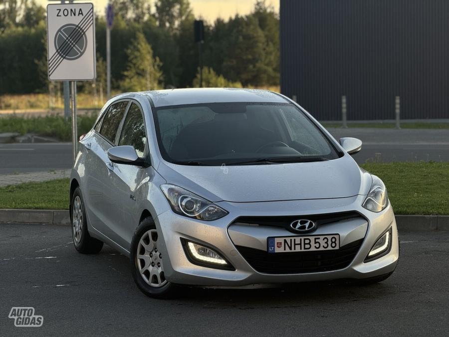 Grey Hyundai i30 2013 in Vilnius, with an engine capacity of 1.60 L and mileage of 281 thousand km for 3700 €, photo 6 on AUTOMOTO.COM.LV