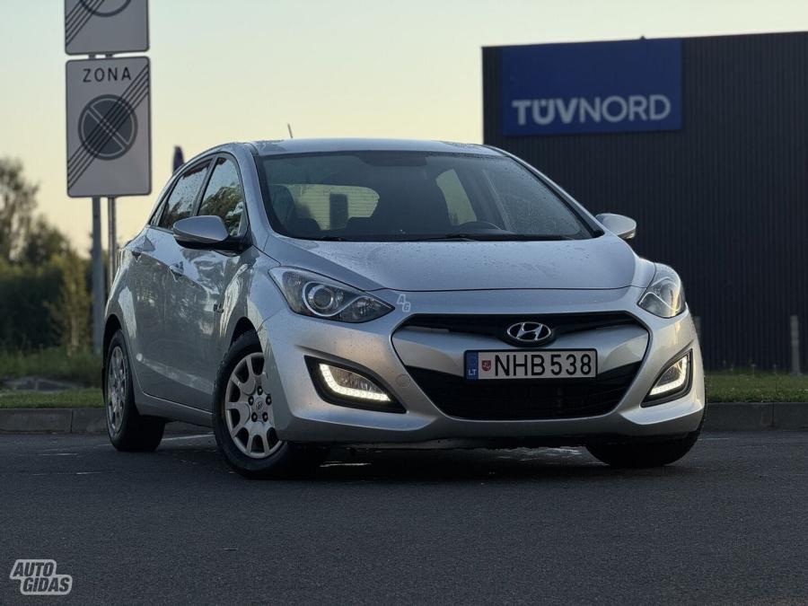 Grey Hyundai i30 2013 in Vilnius, with an engine capacity of 1.60 L and mileage of 281 thousand km for 3700 €, photo 9 on AUTOMOTO.COM.LV