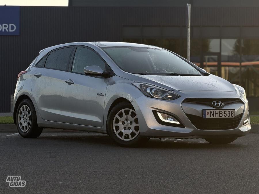 Grey Hyundai i30 2013 in Vilnius, with an engine capacity of 1.60 L and mileage of 281 thousand km for 3700 €, photo 10 on AUTOMOTO.COM.LV
