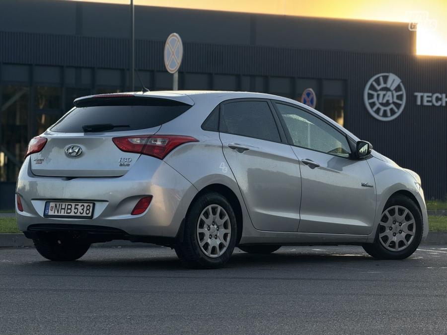 Grey Hyundai i30 2013 in Vilnius, with an engine capacity of 1.60 L and mileage of 281 thousand km for 3700 €, photo 13 on AUTOMOTO.COM.LV