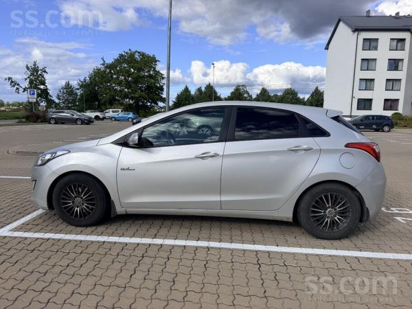 Hyundai i30 2013 Rīga vietnē Pelēks Hyundai i30 2013 Rīga, ar dzinēja tilpumu 1.40 L un nobraukumu 334 tūkst. km par 1400 €, foto 8 vietnē AUTOMOTO.COM.LV