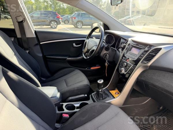 Hyundai i30 2013 Rīga vietnē Pelēks Hyundai i30 2013 Rīga, ar dzinēja tilpumu 1.40 L un nobraukumu 334 tūkst. km par 1400 €, foto 10 vietnē AUTOMOTO.COM.LV