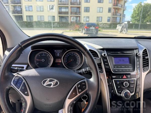 Hyundai i30 2013 Rīga vietnē Pelēks Hyundai i30 2013 Rīga, ar dzinēja tilpumu 1.40 L un nobraukumu 334 tūkst. km par 1400 €, foto 11 vietnē AUTOMOTO.COM.LV