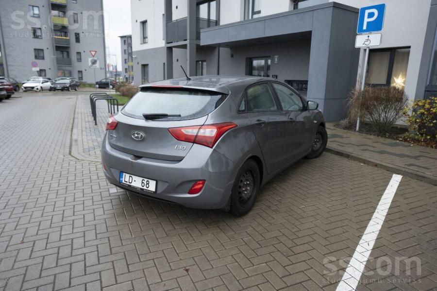 Pelēks Hyundai i30 2014 Rīga, ar dzinēja tilpumu 1.40 L un nobraukumu 228 tūkst. km par 4000 €, foto 2 vietnē AUTOMOTO.COM.LV