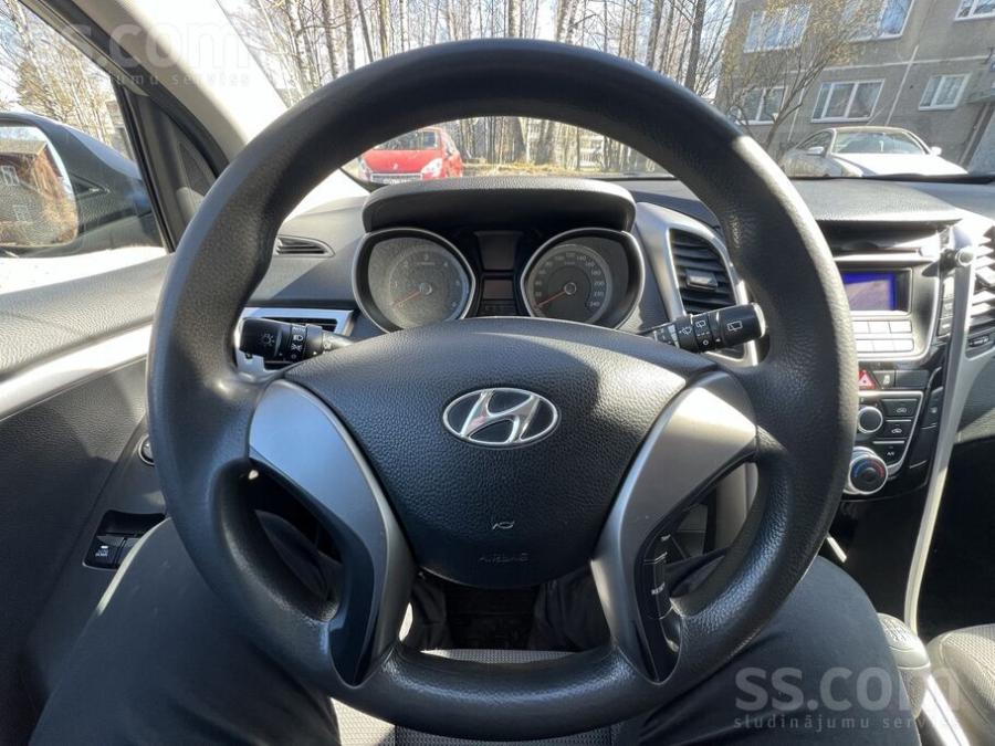 Pelēks Hyundai i30 2014 Rīga, ar dzinēja tilpumu 1.40 L un nobraukumu 342 tūkst. km par 3500 €, foto 5 vietnē AUTOMOTO.COM.LV