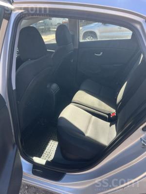 Pelēks Hyundai i30 2014 Rīga, ar dzinēja tilpumu 1.40 L un nobraukumu 342 tūkst. km par 3500 €, foto 7 vietnē AUTOMOTO.COM.LV