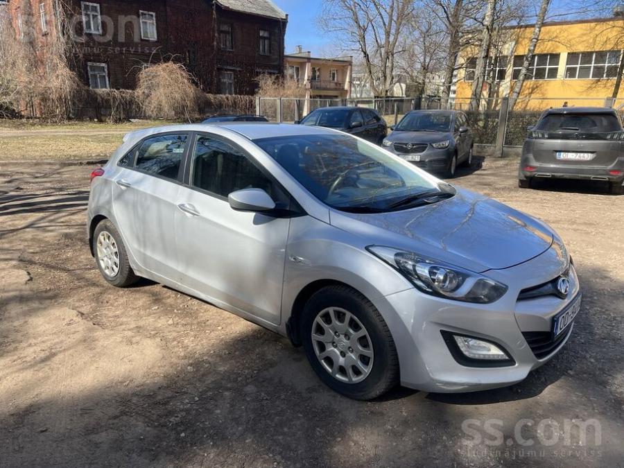 Pelēks Hyundai i30 2014 Rīga, ar dzinēja tilpumu 1.40 L un nobraukumu 342 tūkst. km par 3500 €, foto 13 vietnē AUTOMOTO.COM.LV