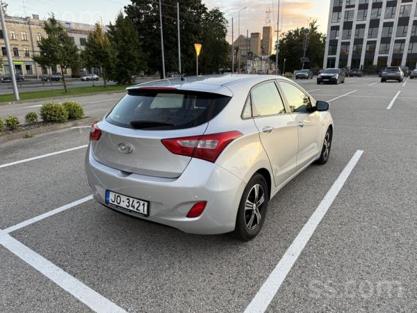Hyundai i30 2014 Rīga vietnē Pelēks Hyundai i30 2014 Rīga, ar dzinēja tilpumu 1.40 L un nobraukumu 301 tūkst. km par 3200 €, foto 5 vietnē AUTOMOTO.COM.LV