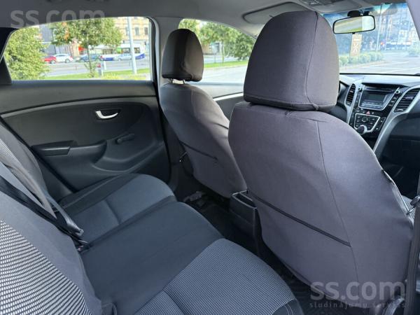 Hyundai i30 2014 Rīga vietnē Pelēks Hyundai i30 2014 Rīga, ar dzinēja tilpumu 1.40 L un nobraukumu 301 tūkst. km par 3200 €, foto 8 vietnē AUTOMOTO.COM.LV