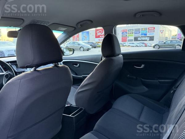 Hyundai i30 2014 Rīga vietnē Pelēks Hyundai i30 2014 Rīga, ar dzinēja tilpumu 1.40 L un nobraukumu 301 tūkst. km par 3200 €, foto 9 vietnē AUTOMOTO.COM.LV