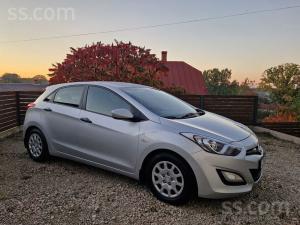 Серый Хендай i30 2014 в Валмиера, объемом двигателя 1.40 л и пробегом 297 тыс. км за 2800 €, фото 6 на AUTOMOTO.COM.LV