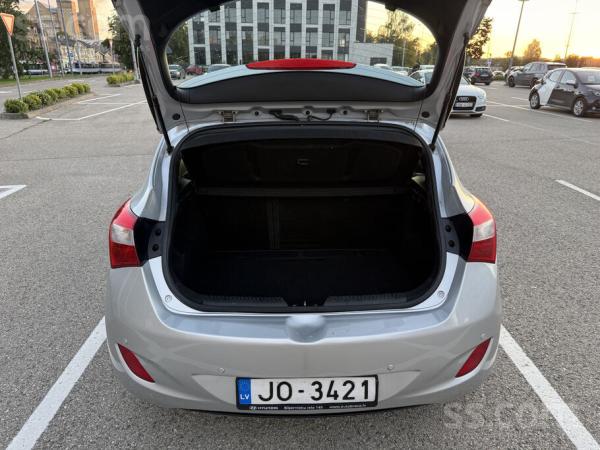 Grey Hyundai i30 2014 in Riga, with an engine capacity of 1.40 L and mileage of 301 thousand km for 2950 €, photo 6 on AUTOMOTO.COM.LV