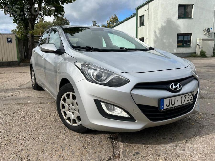 Серый Хендай i30 2014 в Рига, объемом двигателя 1.40 л и пробегом 327 тыс. км за 2700 €, фото 1 на AUTOMOTO.COM.LV