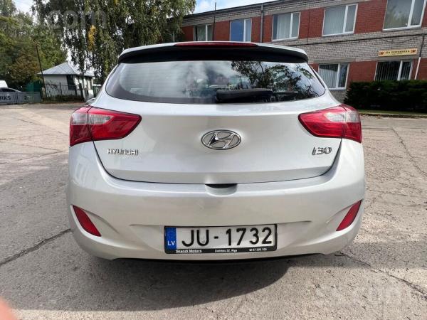 Хендай i30 2014 в Рига на AUTOMOTO.COM.LV Серый Хендай i30 2014 в Рига, объемом двигателя 1.40 л и пробегом 327 тыс. км за 2700 €, фото 4 на AUTOMOTO.COM.LV