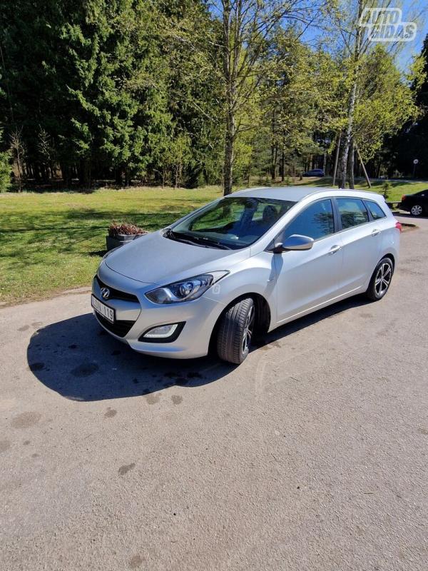 Grey Hyundai i30 2015 in Vilnius, with an engine capacity of 1.60 L and mileage of 273 thousand km for 3950 €, photo 1 on AUTOMOTO.COM.LV