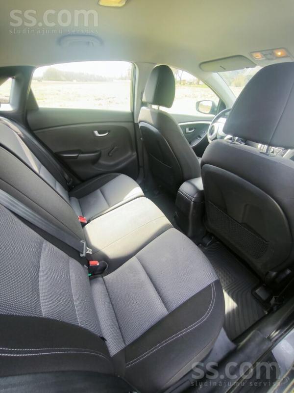Pelēks Hyundai i30 2015 Jelgava, ar dzinēja tilpumu 1.40 L un nobraukumu 315 tūkst. km par 3050 €, foto 5 vietnē AUTOMOTO.COM.LV