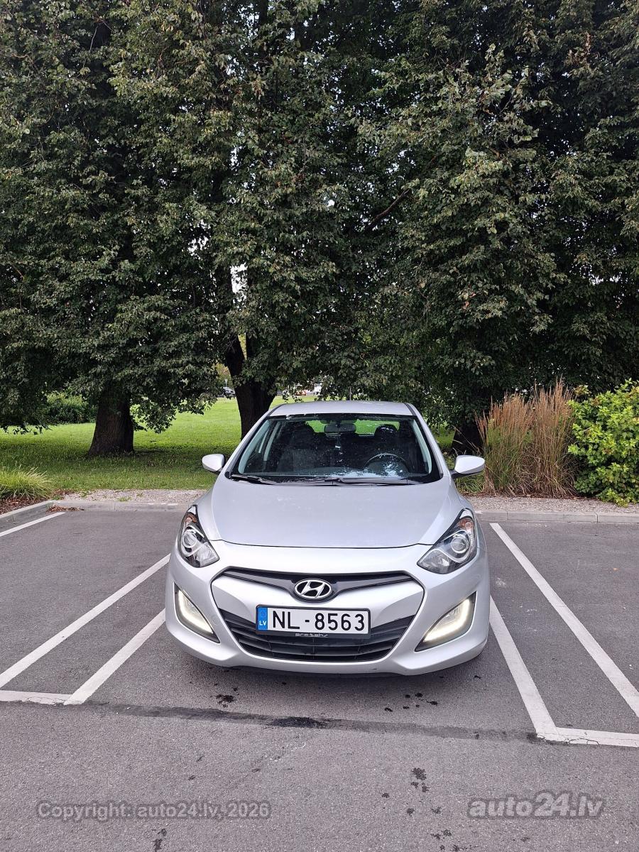 Grey Hyundai i30 2015 in Riga, with an engine capacity of 1.40 L and mileage of 180 thousand km for 4190 €, photo 1 on AUTOMOTO.COM.LV