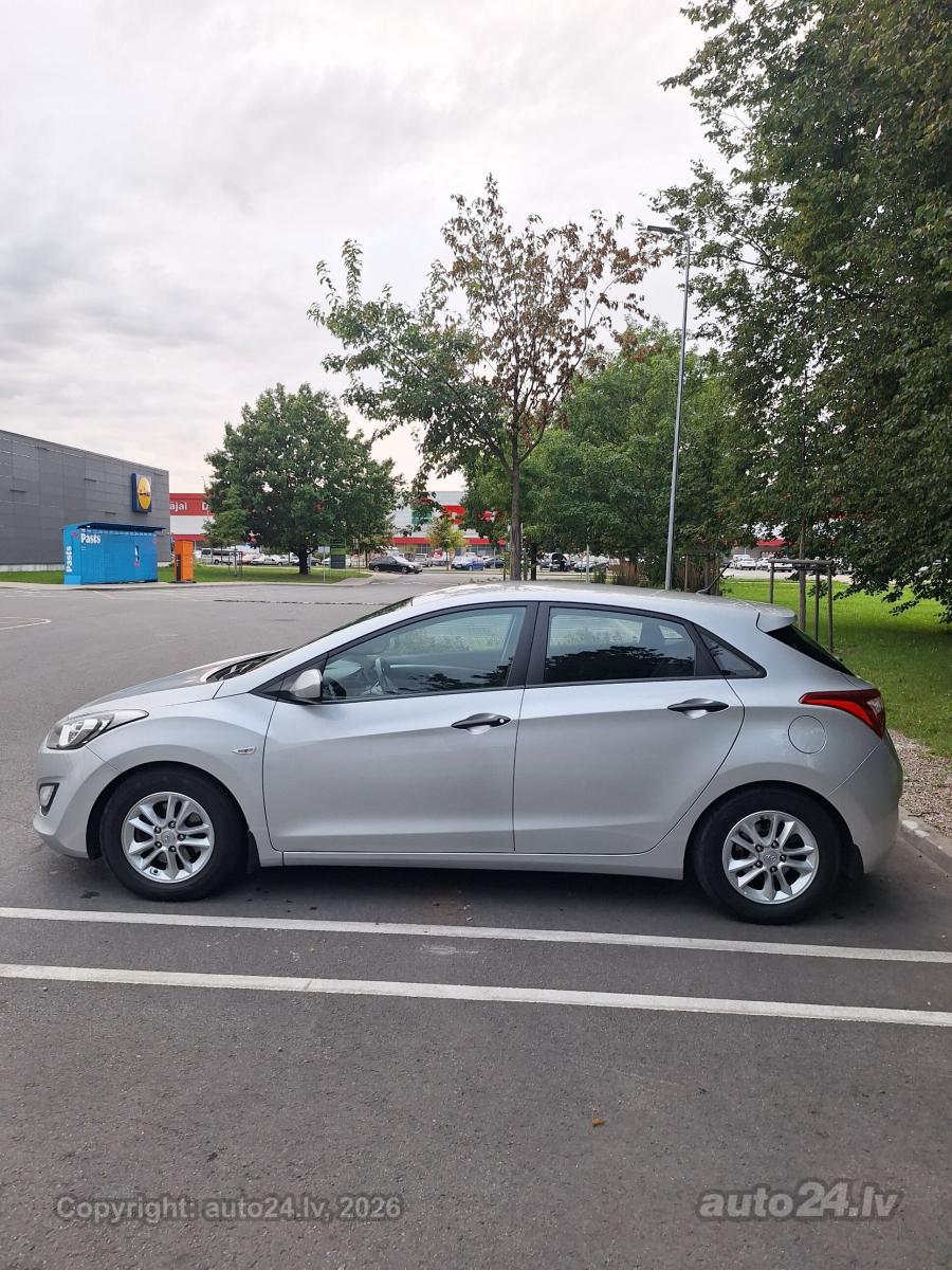Grey Hyundai i30 2015 in Riga, with an engine capacity of 1.40 L and mileage of 180 thousand km for 4190 €, photo 3 on AUTOMOTO.COM.LV