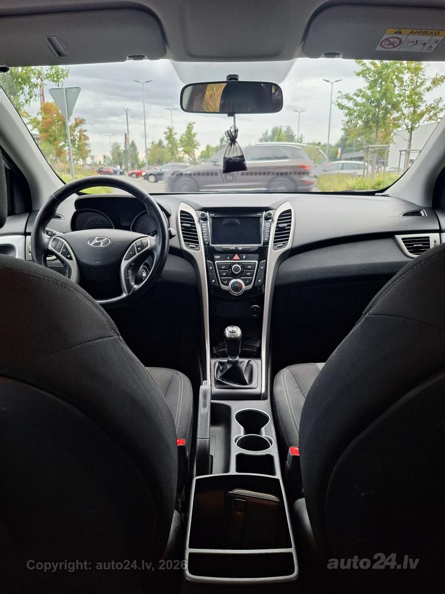 Grey Hyundai i30 2015 in Riga, with an engine capacity of 1.40 L and mileage of 180 thousand km for 4190 €, photo 10 on AUTOMOTO.COM.LV