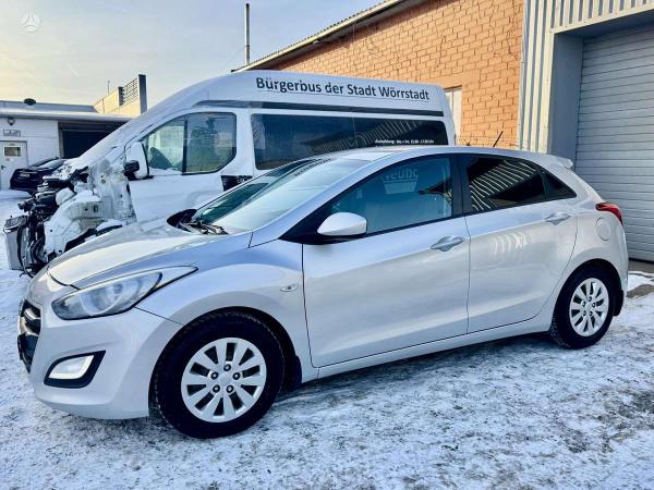 Grey Hyundai i30 2016 in Marijampole, with an engine capacity of 1.40 L and mileage of 243 thousand km for 3350 €, photo 2 on AUTOMOTO.COM.LV