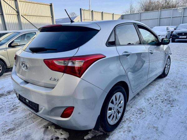 Grey Hyundai i30 2016 in Marijampole, with an engine capacity of 1.40 L and mileage of 243 thousand km for 3350 €, photo 4 on AUTOMOTO.COM.LV