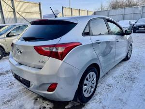 Pelēks Hyundai i30 2016 Marijampole, ar dzinēja tilpumu 1.40 L un nobraukumu 243 tūkst. km par 3350 €, foto 4 vietnē AUTOMOTO.COM.LV