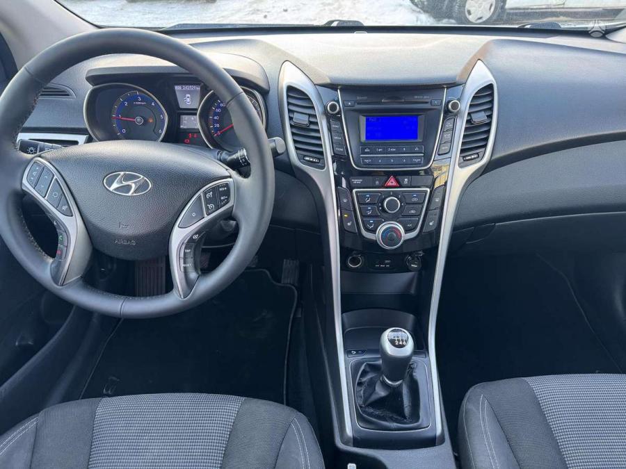 Pelēks Hyundai i30 2016 Marijampole, ar dzinēja tilpumu 1.40 L un nobraukumu 243 tūkst. km par 3350 €, foto 7 vietnē AUTOMOTO.COM.LV