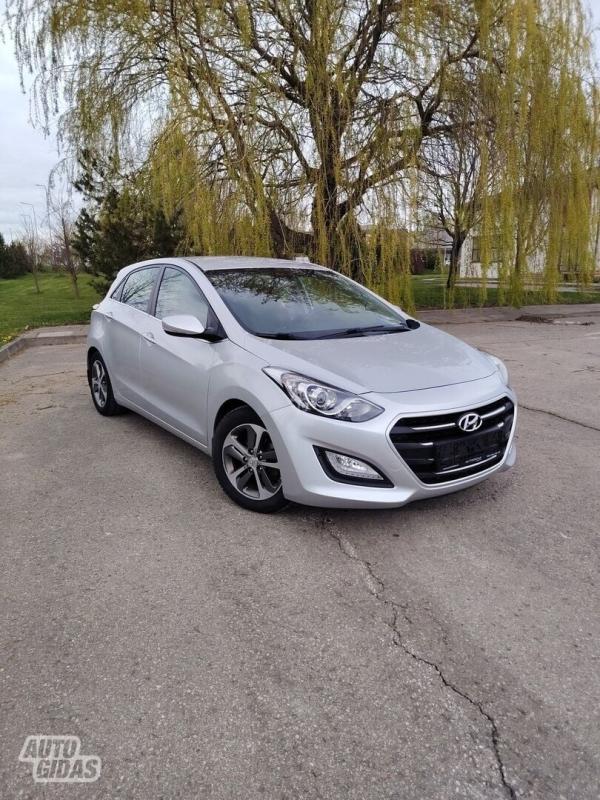 Grey Hyundai i30 2016 in Ukmerge, with an engine capacity of 1.60 L and mileage of 186 thousand km for 4800 €, photo 1 on AUTOMOTO.COM.LV